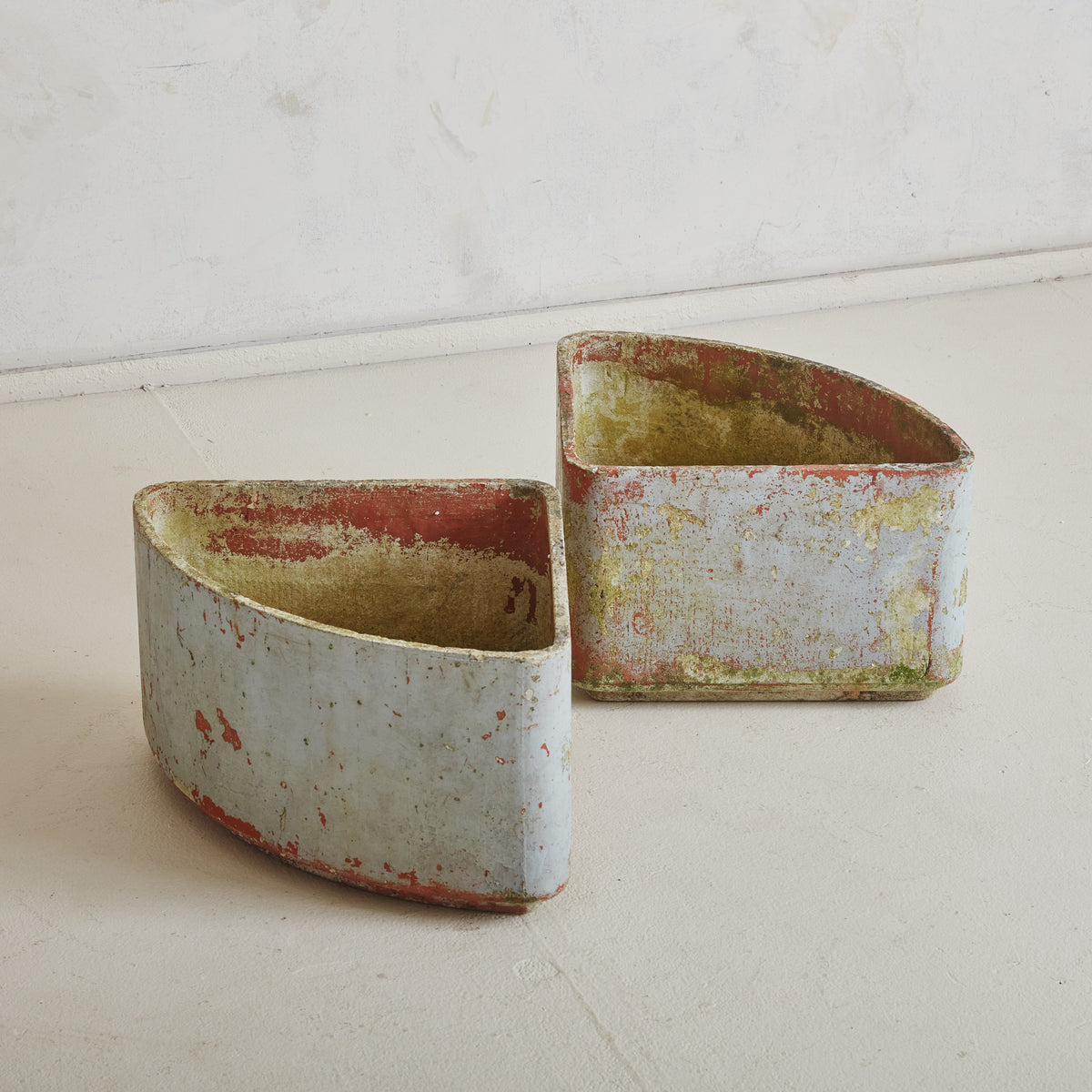 Pair of Swiss Red Concrete Corner Planters by Willy Guhl, 1960s